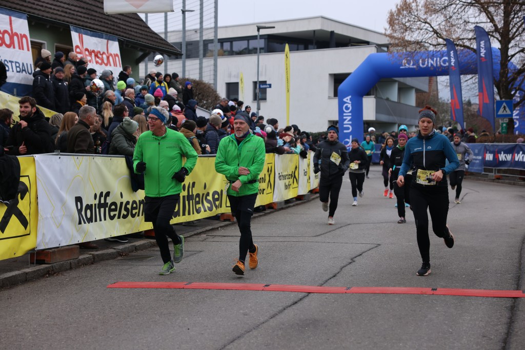 Exciting Race Highlights: Runners Cross the Finish Line